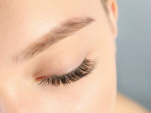 Fix Crooked Eyelashes In Seconds With These Quick, Easy Tips