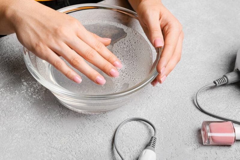 How to Dry Gel Nail Polish Without UV Light [Drying Hacks]