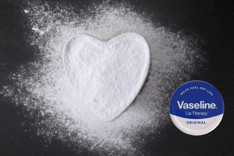 Vaseline And Baking Soda For Wrinkles Review [Does It Work?]