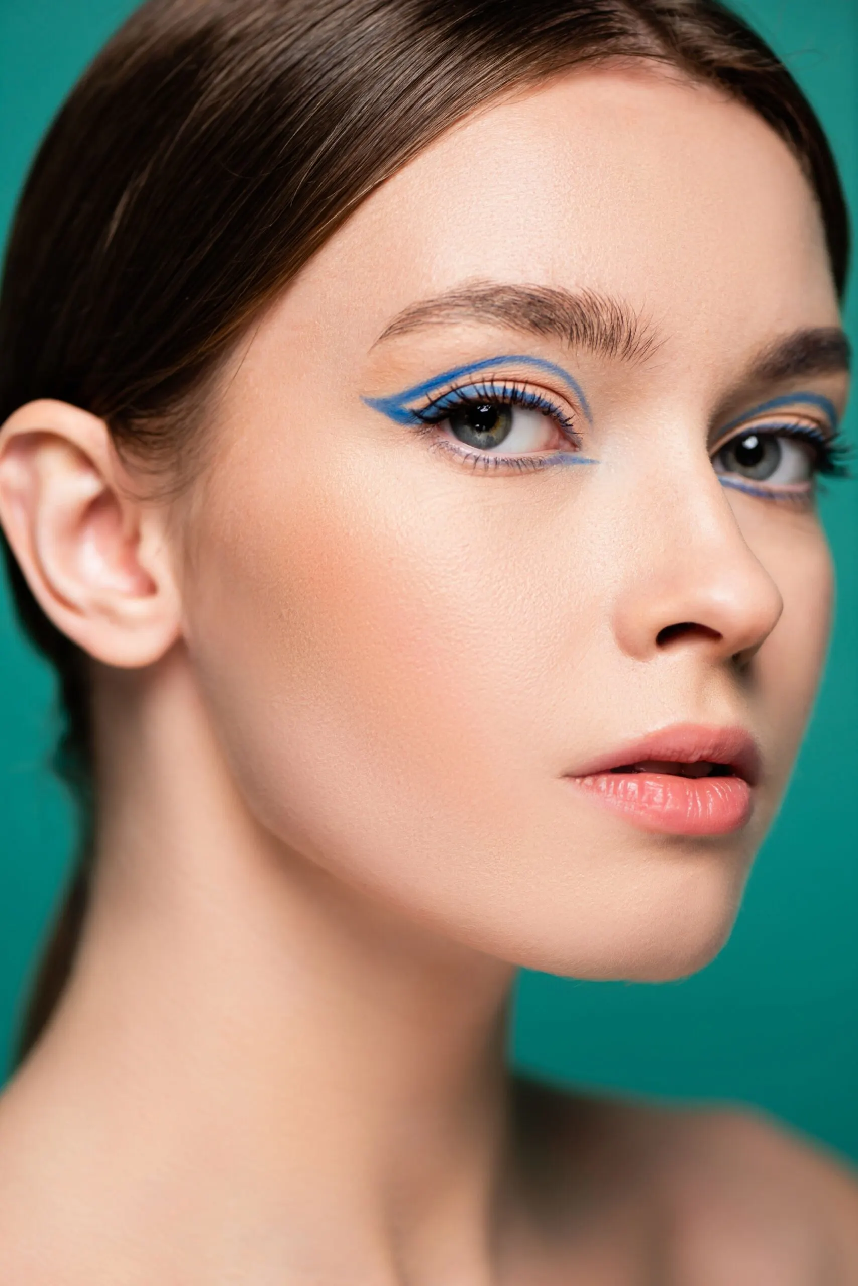29 Blue Eyeshadow Aesthetic Makeup Looks To Make Your Natural Eye Color Pop